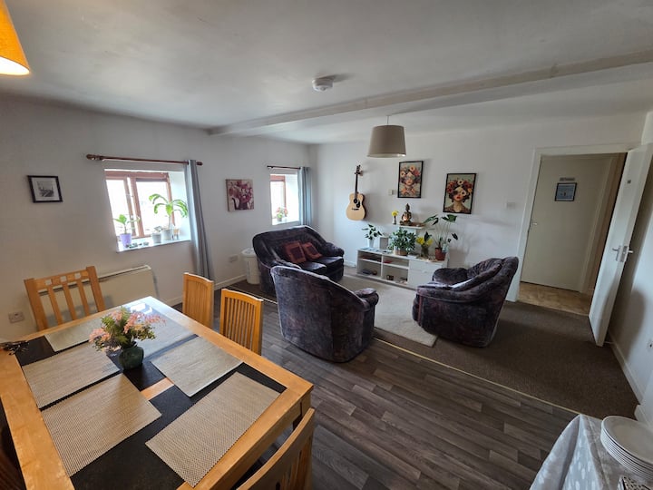 # 2 Double Room - Shared Bathroom Limerick Room - Cork