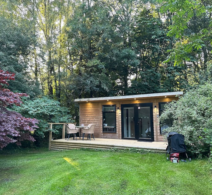 Stylish And Tranquil Cornish Lodge. - Helston