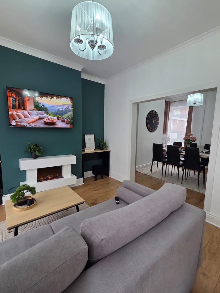 Maison-salle De Bain Privée Séparée-moderne-vue Su - Hull