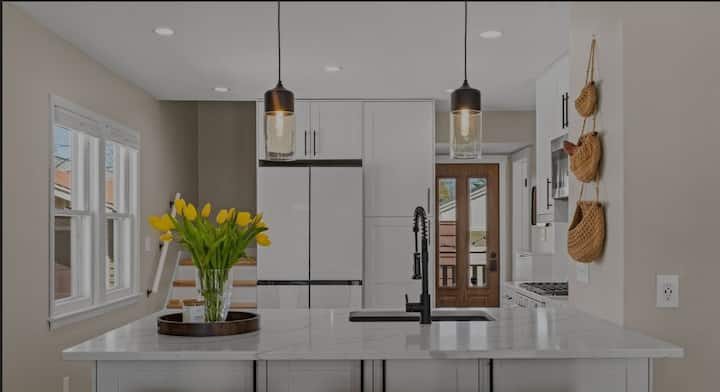 Quiet & Updated Bayview Bungalow - Milwaukee