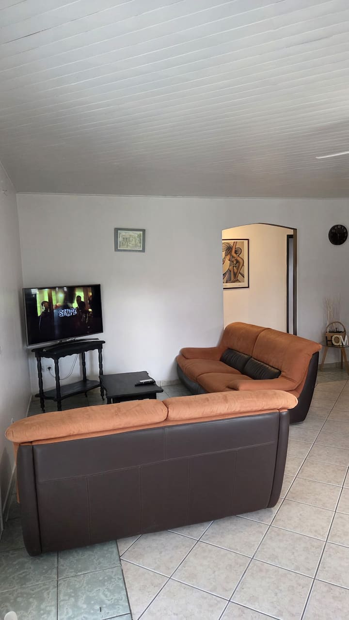 Haut De Villa Convivial à La Campagne - Martinique