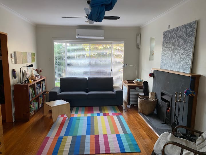 Furnished 3-br-house - Frankston