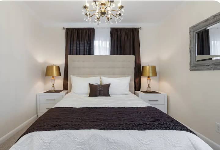 New! Luxurious Comfort & Conveniently Located! - Oregon City, OR