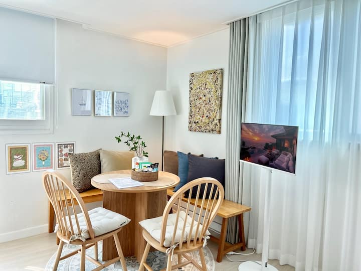 Bright&airy Bedroom In Seoul, 6min Walk Subway - Seoul
