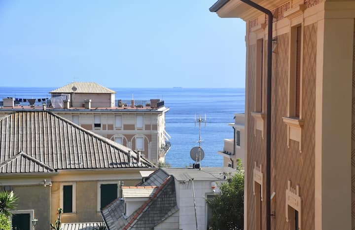 La Finestra Blu (A Pochi Passi Dal Mare) - Varazze