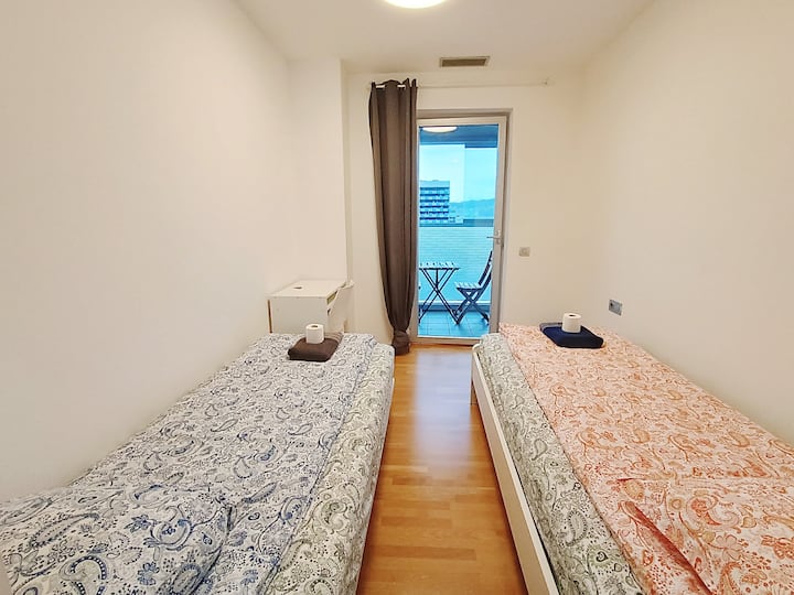 Comfort Twin Room In A High-rise Apartment - Viladecans