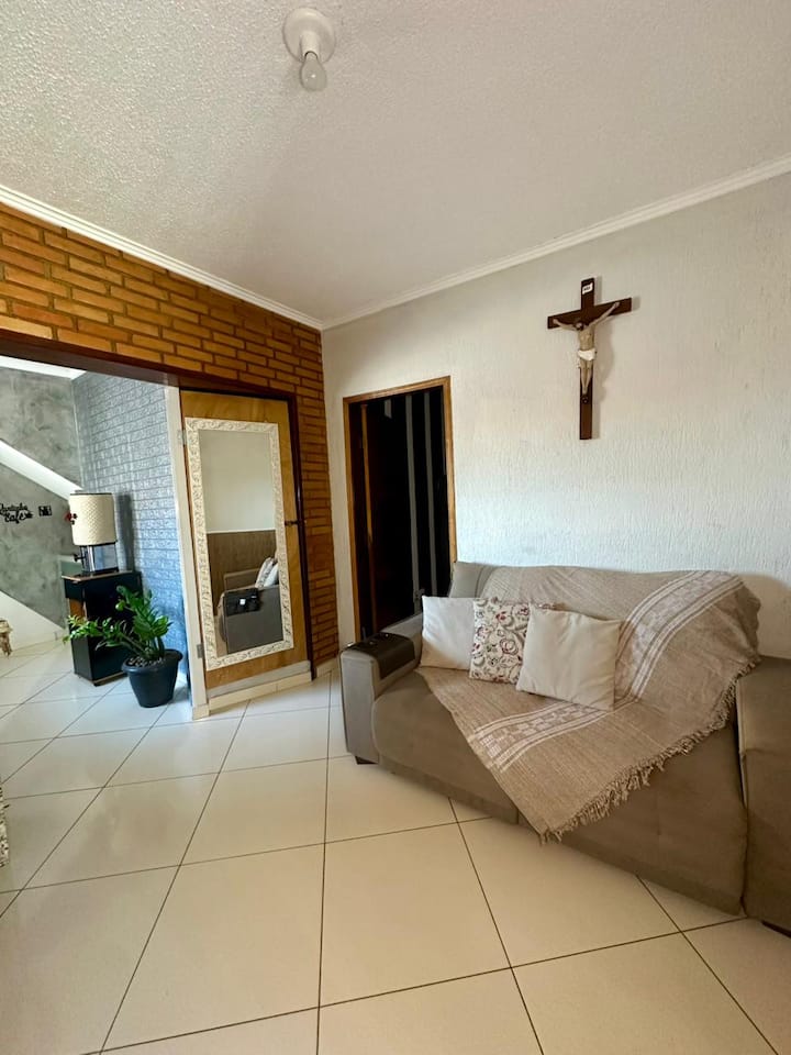 Hospedagem Mãe Aparecida - 2min Do Santuário - Aparecida