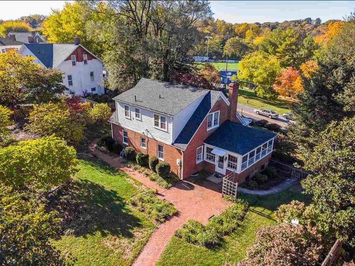 Sweet Retreat-5 Beds-2.5 Bath! - Staunton, VA