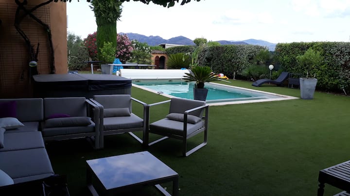 Villa Hacienda 
Dans Les Vignes - Draguignan