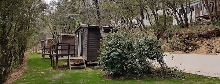 Charmant Petit Chalet Hôtelier - Goudargues