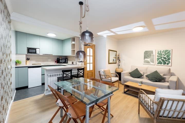 Dreaming Apartment Bazán - Free Parking - Granada, España