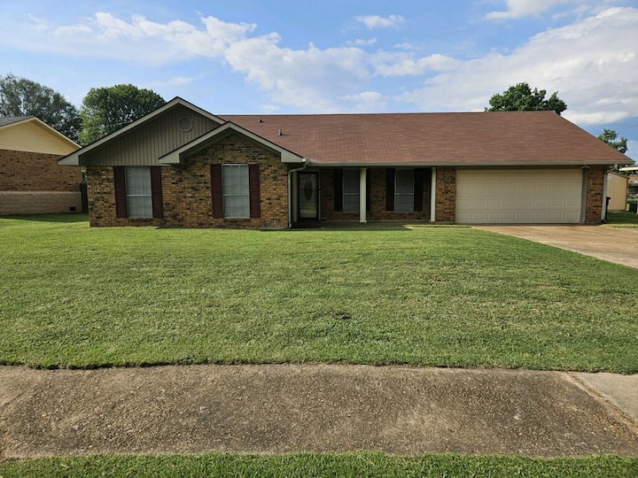Family Home For Your Comfort - Alexandria, LA