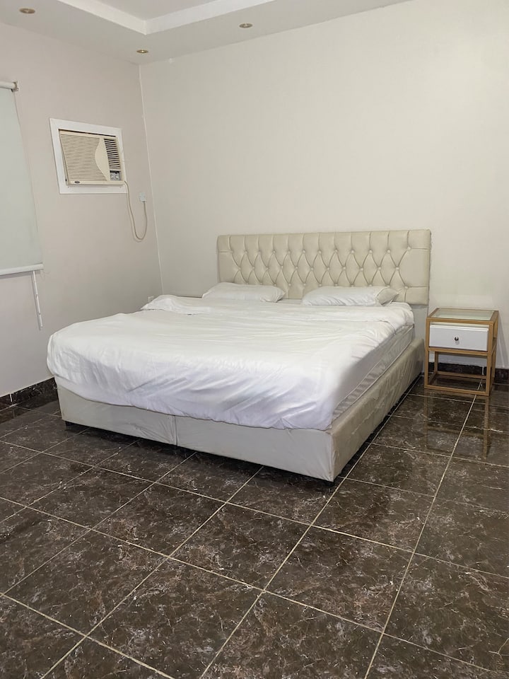 غرفة نوم رئيسية + غرفة نوم متصلة مع غرفة المعيشة - ジェッダ