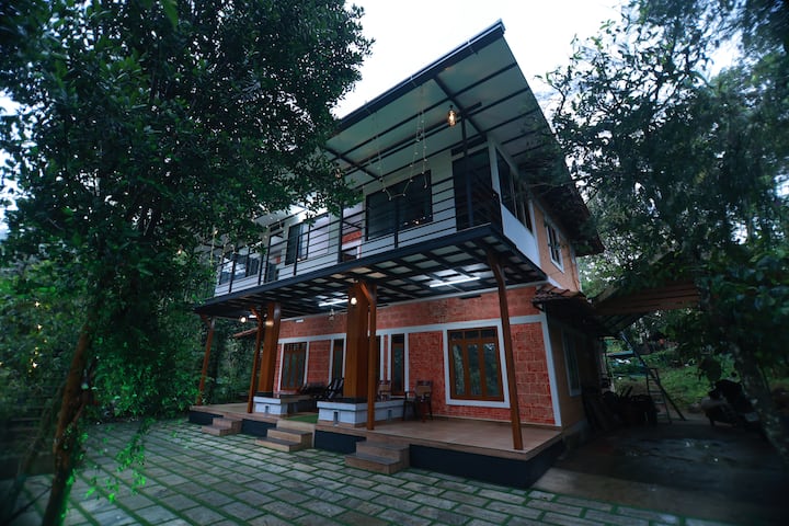 Buddha Mayuri Homestay - Munnar
