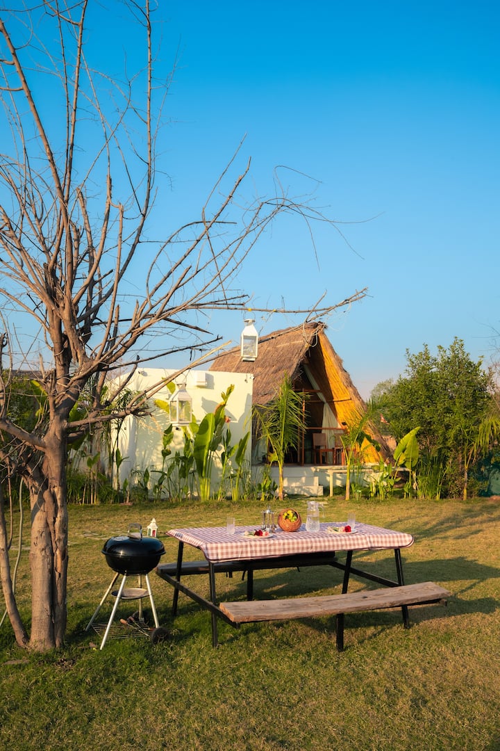 Unique  Bali Style Cottage With Private Pool - Manesar