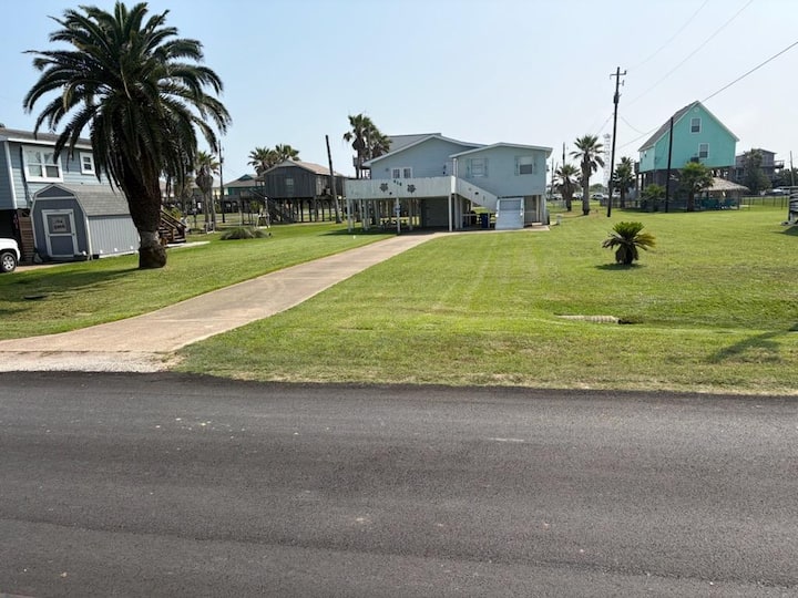 Surfside Beach+jetty+park 2 Blocks Away. 2b-3bth - Freeport, TX