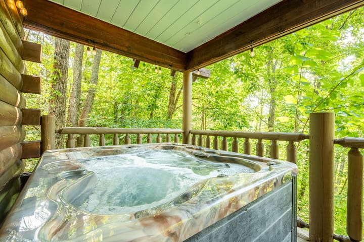 Altitude Adjustment | Hot Tub + Pet-friendly - The Butterfly, Pigeon Forge