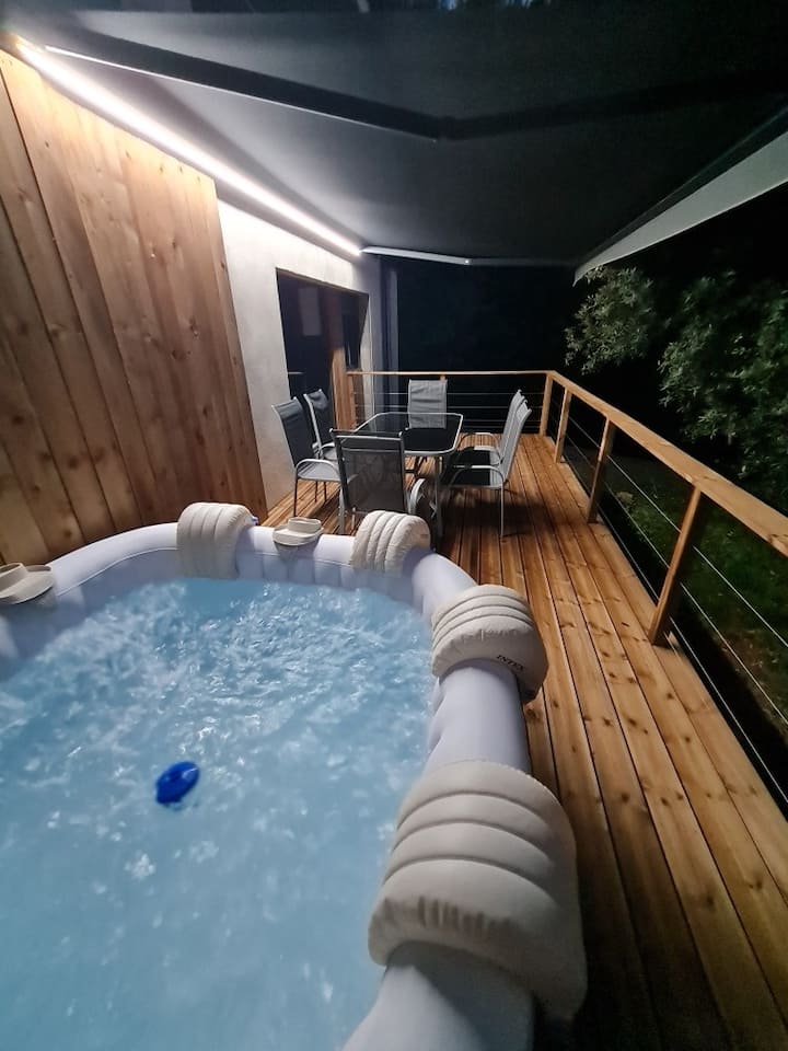 Appartement Neuf Dans Villa Au Calme - 阿萊