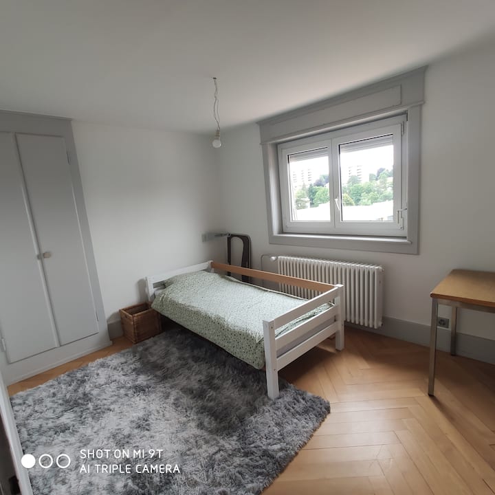 Chambre 2 Centre Ville Pour Femme - Fribourg