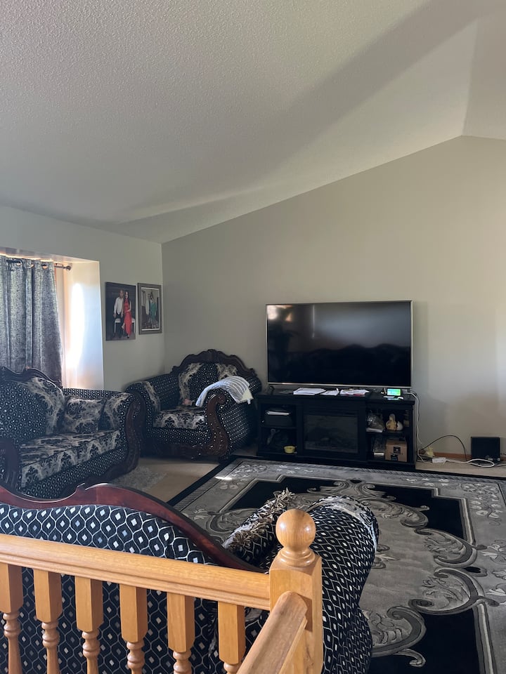 Room For Rent. 1k. House. - Maple Grove, MN