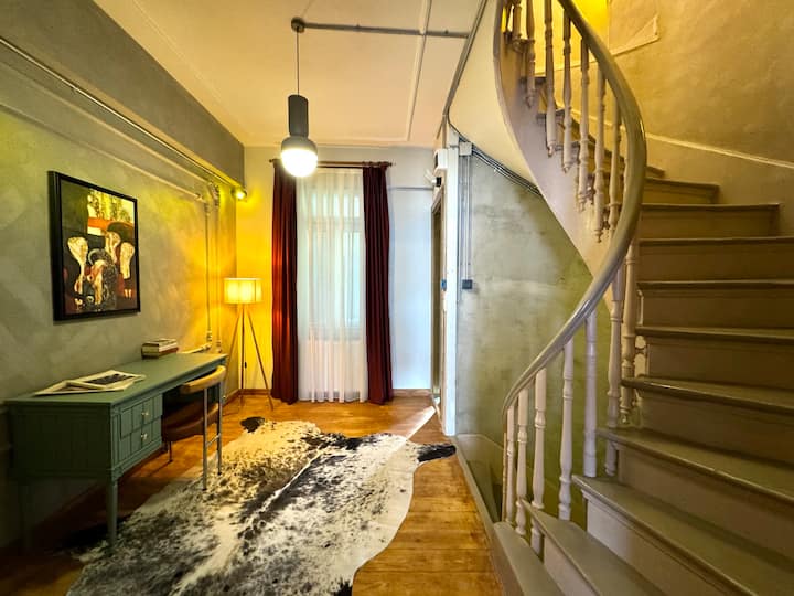 Istanbulite Modern Townhouse In The Center - Ulus