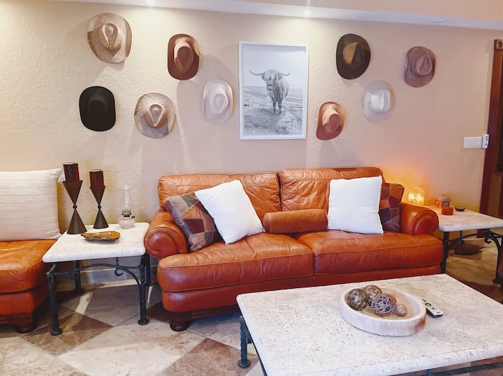 Coastal Cowgirl- Close To Beach - Paradise Retreat - Anna Maria Island, FL