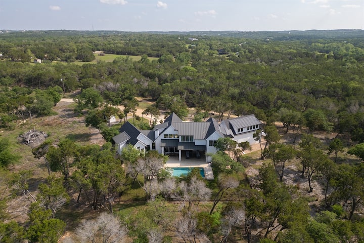 Luxe Farmhouse W/ Pool And Spa On 4 Acres - Dripping Springs, TX