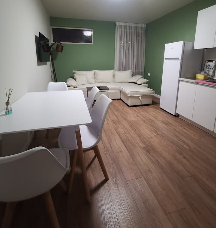 Reis Apartment 2-
City Center With Stunning Views - Durrës