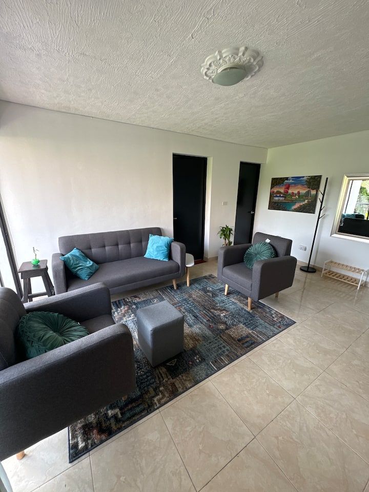 Large 3br | High-speed Wifi + Dedicated Office - Medellín