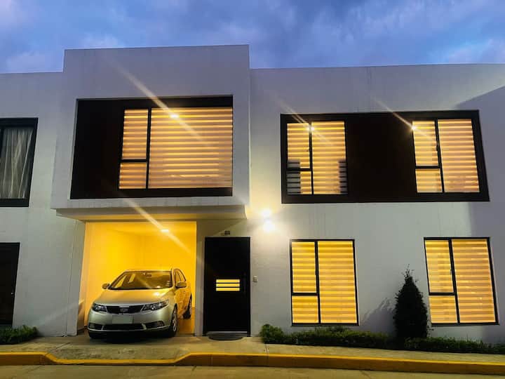 Casa Nueva Y Cómoda En Cuenca - Cuenca