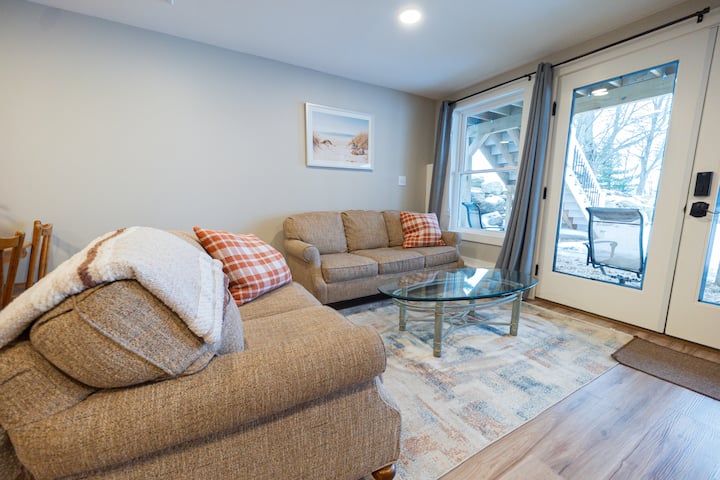 Gorgeous Lakefront Suite Apartment (Unit 3) - Zorvino Vineyards, Sandown