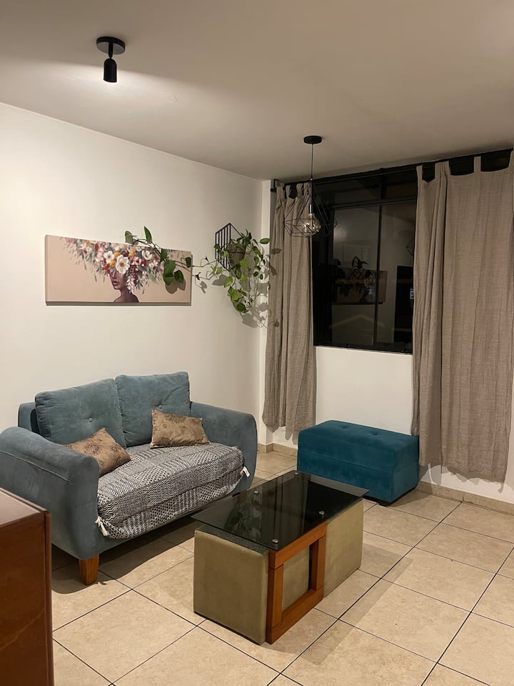 Departamento Privado Límite Sjm Y Surco - Lima