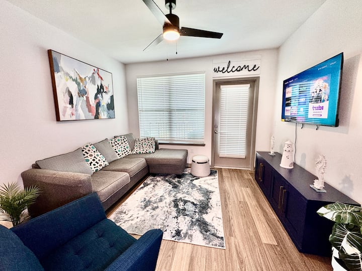 Lux King Bed Balcony Pool View Southside St Johns - Jacksonville, FL