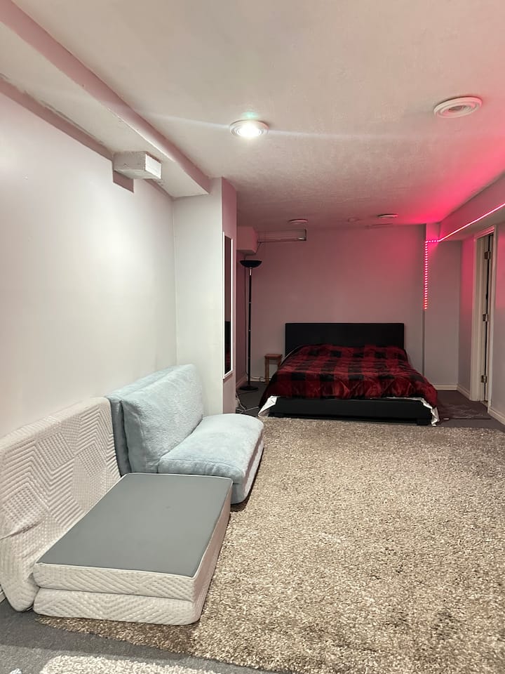 Private Basement-free Parking! - Ajax