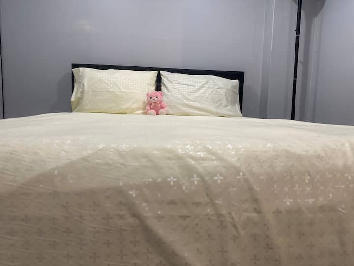 Private Basement-free Parking! - Pickering