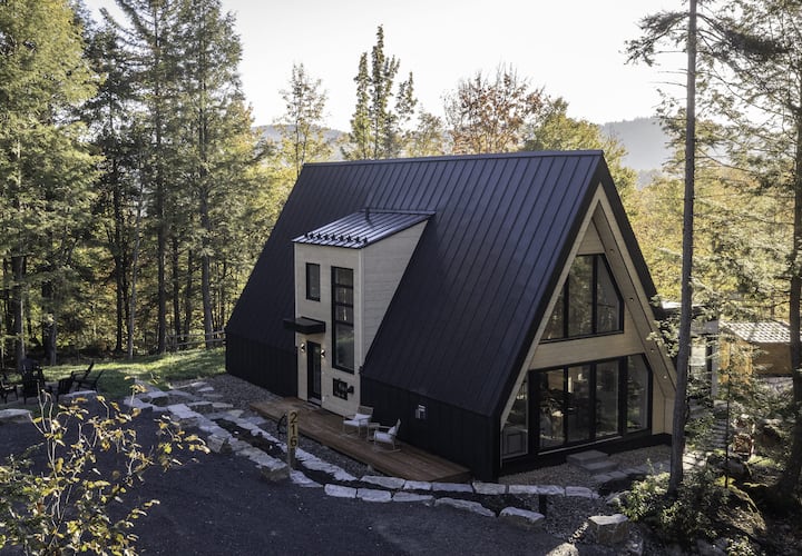 Modern A-frame Spa Retreat | Private Gym - Laurentides