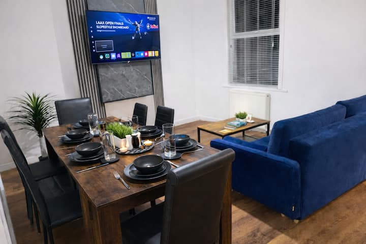 Modern 3-bed House Sleeps 6 | Parking & Garden - Bristol