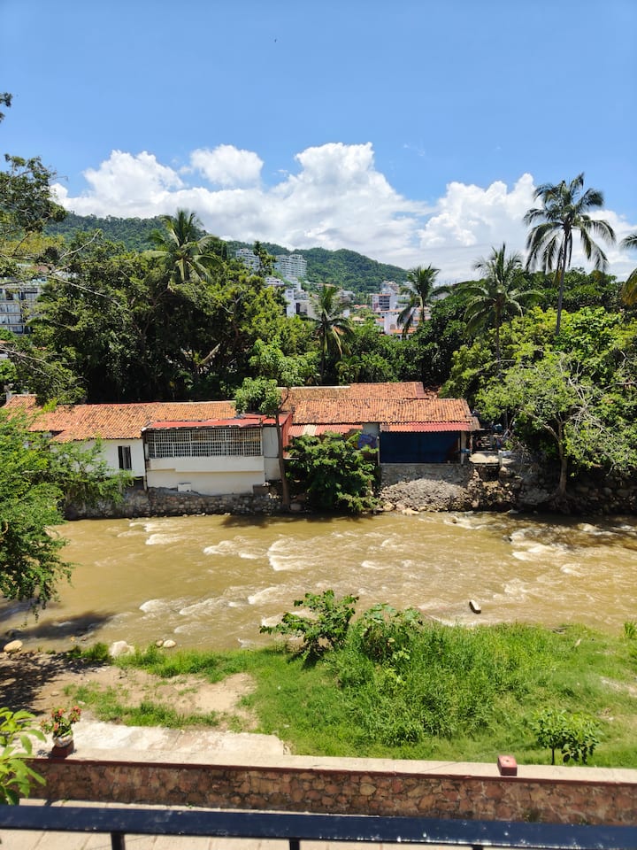 Agradable Departamento Frente A Río Cerca De Playa - Puerto Vallarta