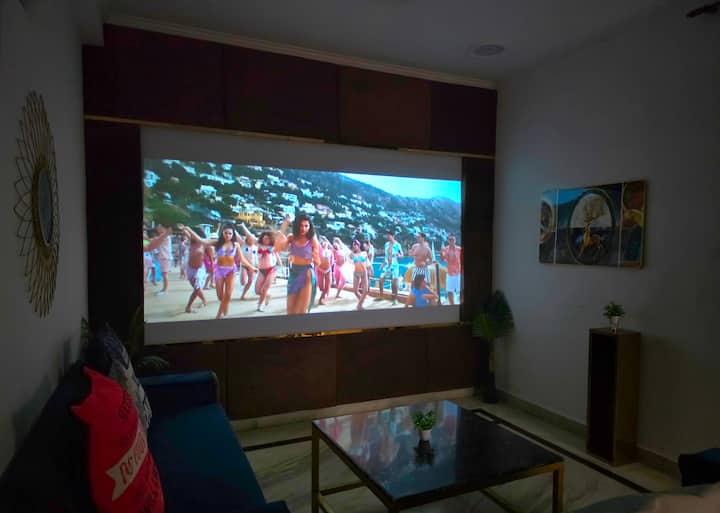 31. 2bhk, Economical Homestay, Pvt Theatre Screen - Gurugram