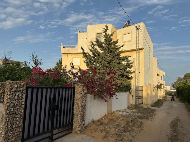 Villa à Proximité De La Plage - Tunesien