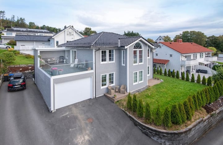 Sentral Enebolig Til Leie! - Ålesund