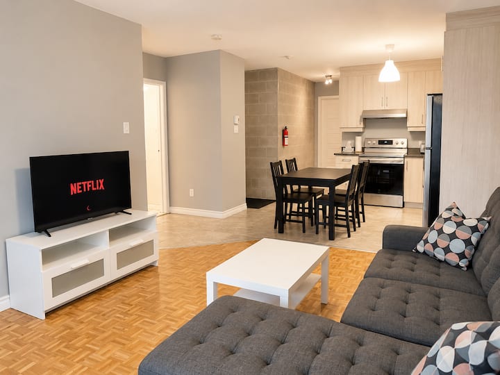 Central 2br | Near Metro & Parks - Montreal