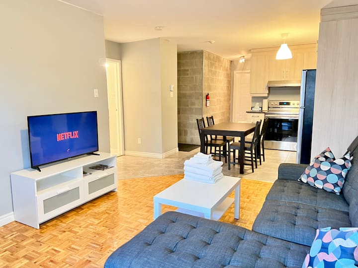 Central 2br | Near Metro & Parks - Montréal, QC