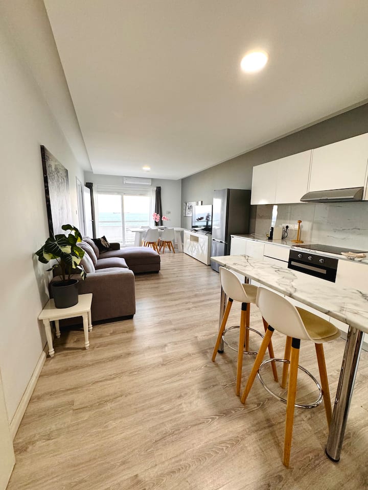 Sea View 3 Bedrooms Apartment - Limassol