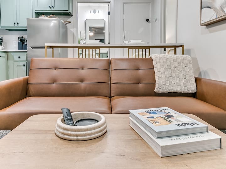 Sooner Sky Loft- Walk To Campus - Pet Friendly - Norman, OK