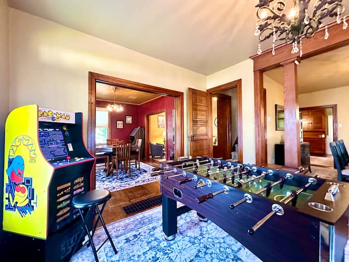 2 Gamerooms + Firepit & Grill Near Hershey - Hershey, PA