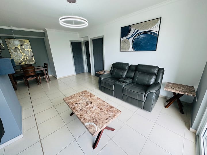 El Sauce Torre Almendros. - Tegucigalpa