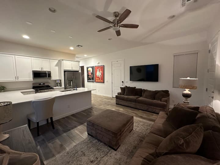 Private 1 Bed/1 Bath W/attached Garage, Patio&yard - Apache Junction, AZ