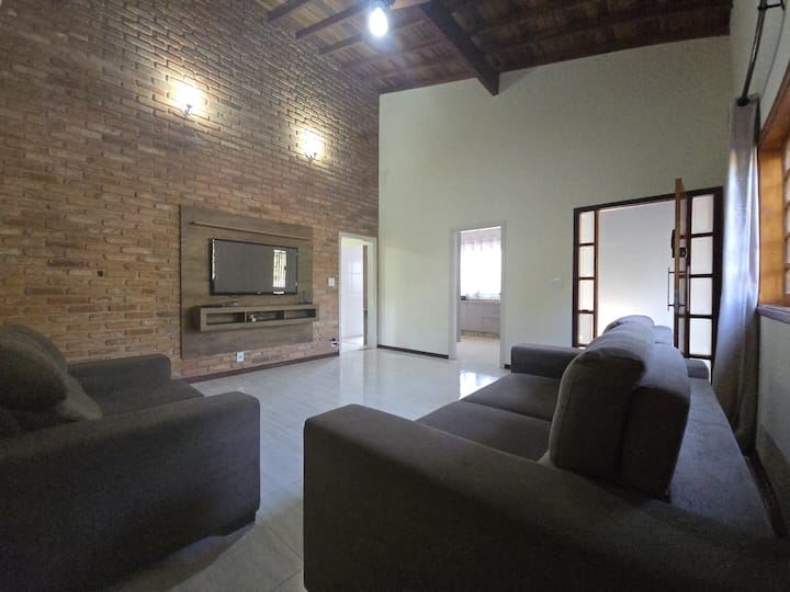 Casa Com Piscina Próxima à Natureza - Brotas