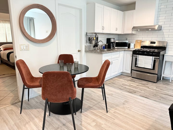 1 Queen & Twin Bed Guesthouse-close To Csuf - Brea, CA